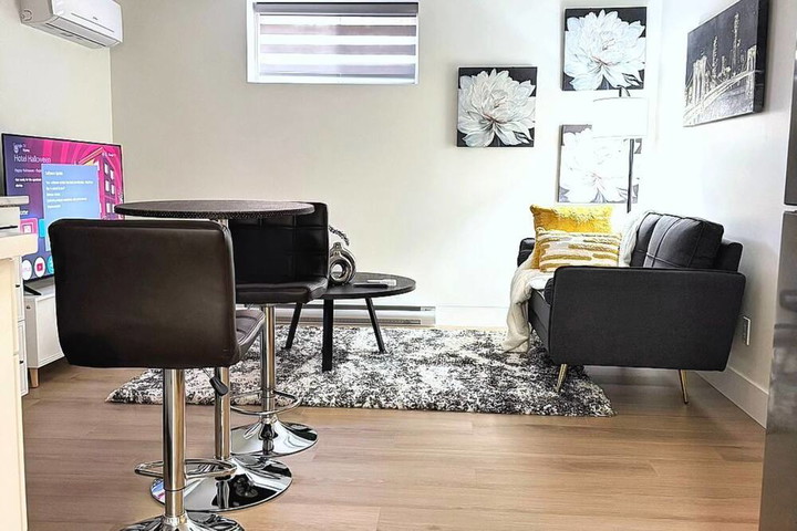 Kickback & Relax In A Cozy & Stylish Home In Moncton - Moncton