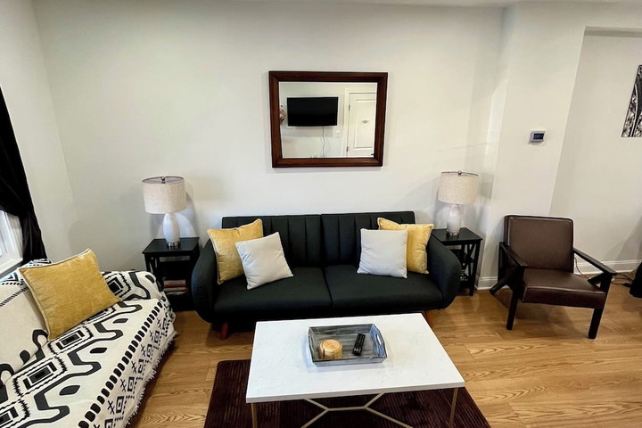 Charming Home With Free Parking - Washington, D.C.
