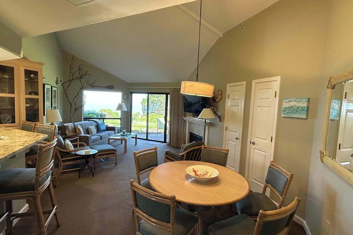 Accessible North Bluff Open Floorplan-ocean View - Monterey Bay, CA