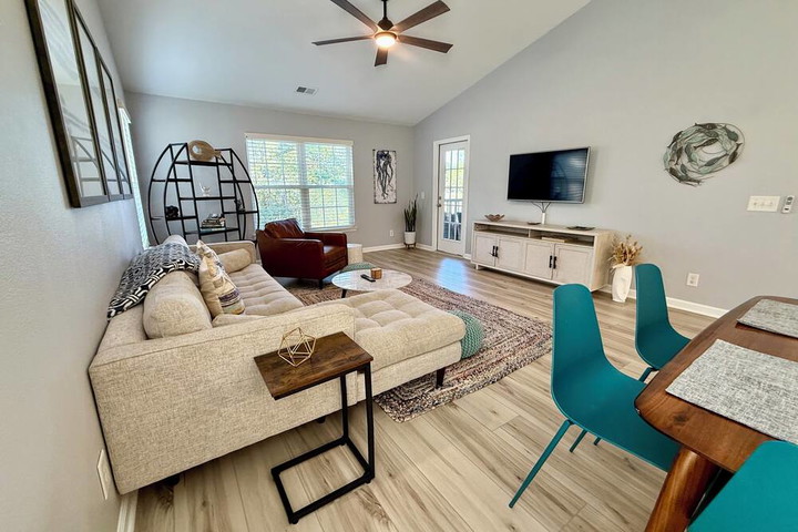 Immaculate Modern 3-bedroom 4 Pools, True Blue Golf Resort Near Beach - Pawleys Island, SC