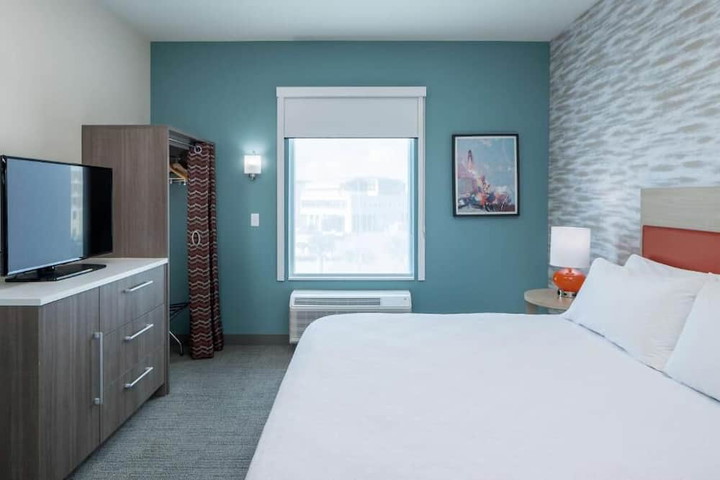 2 Units Near Cape Canaveral Cruise Port | Spacious Suites - Cape Canaveral, FL