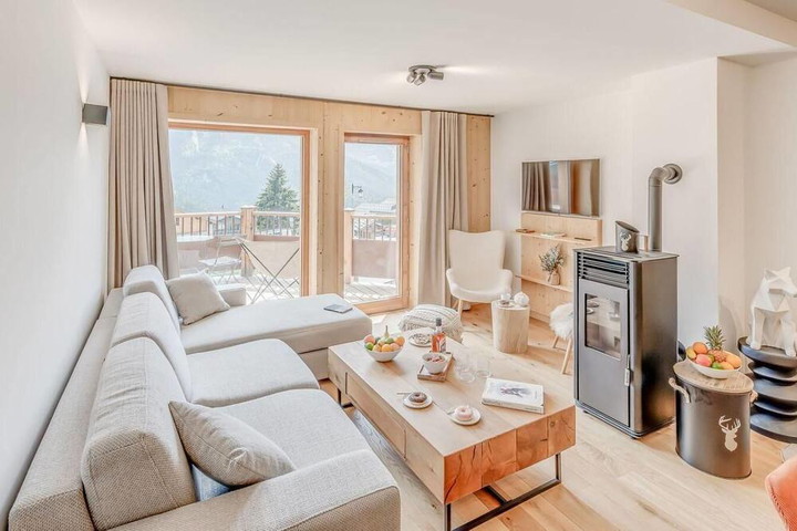 Rez-de-chaussée, Piscine, Sauna, Balcon, Cheminée Ou Poêle à Bois, Parking, Télévision, Casier à Ski - La Plagne