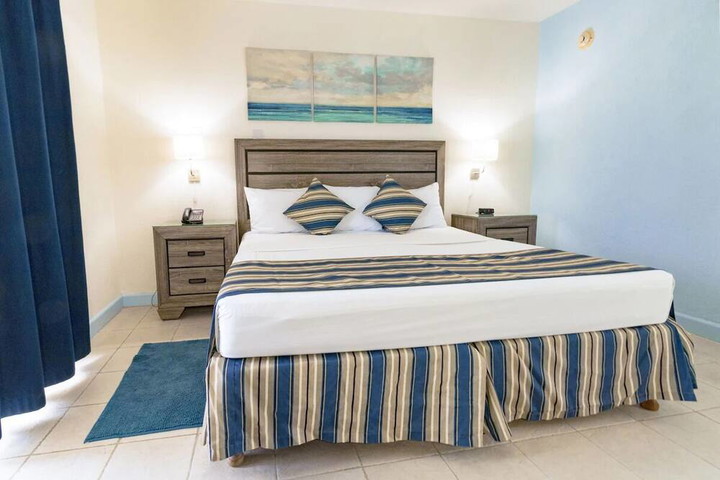 Perfect Base For Authentic Caribbean Charm L Outdoor Pool & Beach Access - Worthing