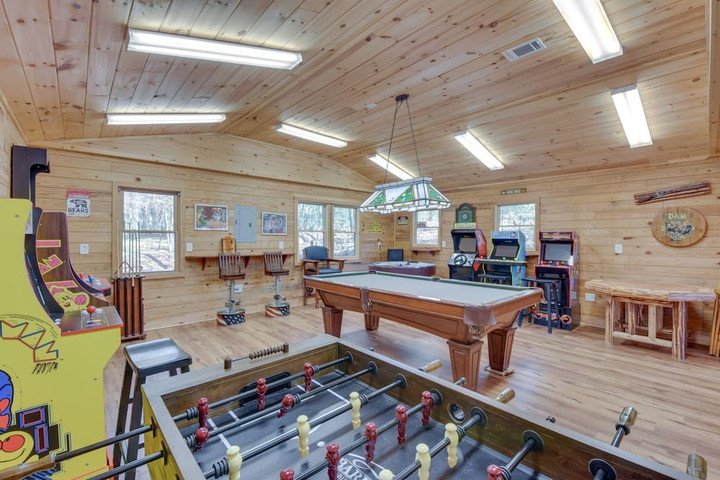 Nature's Hollow, 5 Bd, 4.5 Bth, Arcade Rm, Pickleball, Creek, 2 Homes On 12 Acre - Murphy, NC