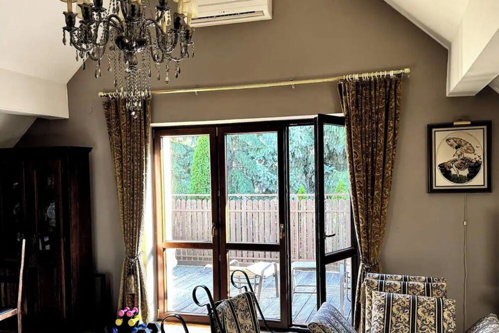 Spacious 6 Bedroom Kraków Home, Prime Location, Ac & Heat Perfect For Groups - Krakow