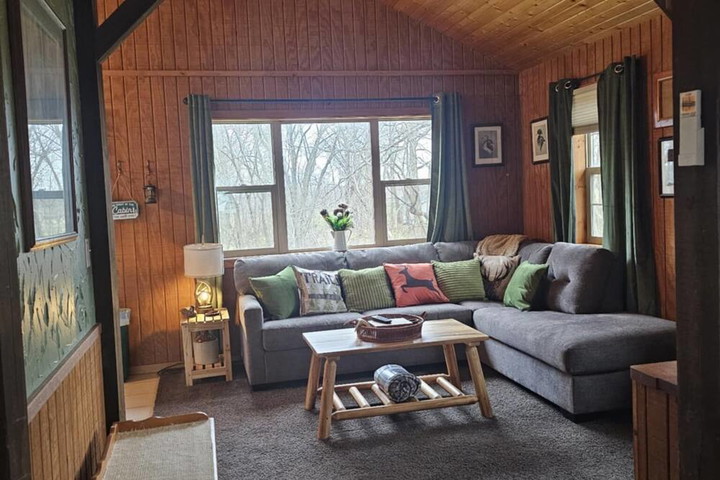 River Rail Retreats Deluxe Cabin With Whirlpool Jacuzzi At Palisades - Illinois