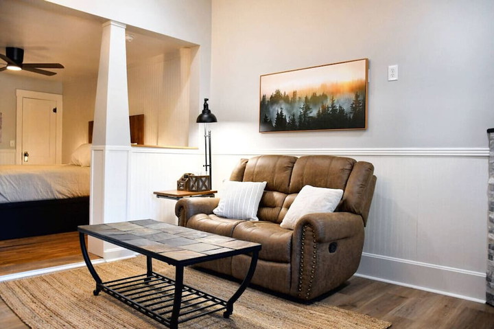 Charming Historic Suite. Cozy With Modern Comforts. Pet-friendly - Colorado
