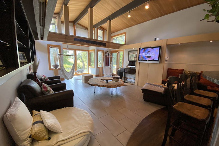 Exceptional Retreat Near University Of Oregon Athletics. Casa Del Roots - Eugene, OR