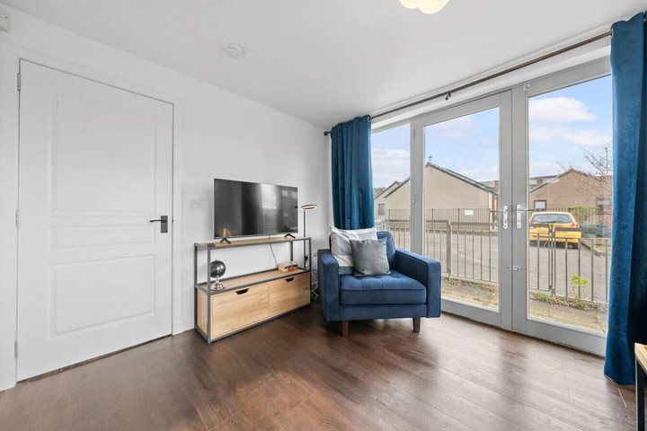 Modern Stirling Apartment - Free Parking - Stirling