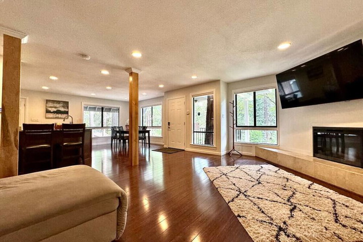 Whispering Pines: Garage Parking & Game Room - Pollock Pines, CA
