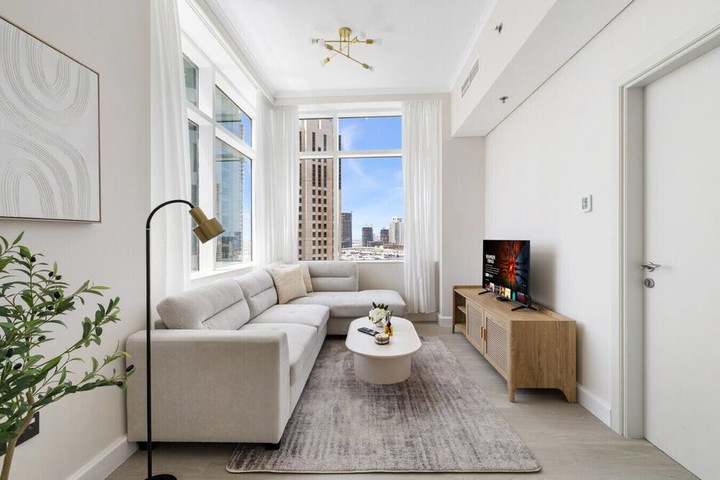 Stylish Marina 1br With City View, Pool And Gym - Dubai