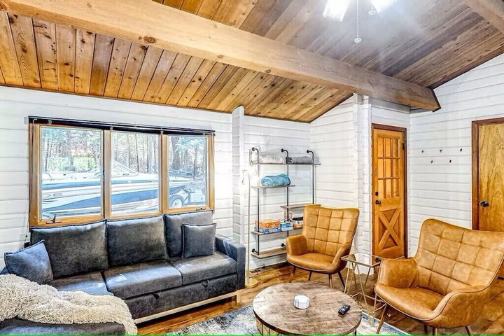 Cabin Retreat In The Trees With Hot Tub & Close To Rollins Lake - Grass Valley, CA