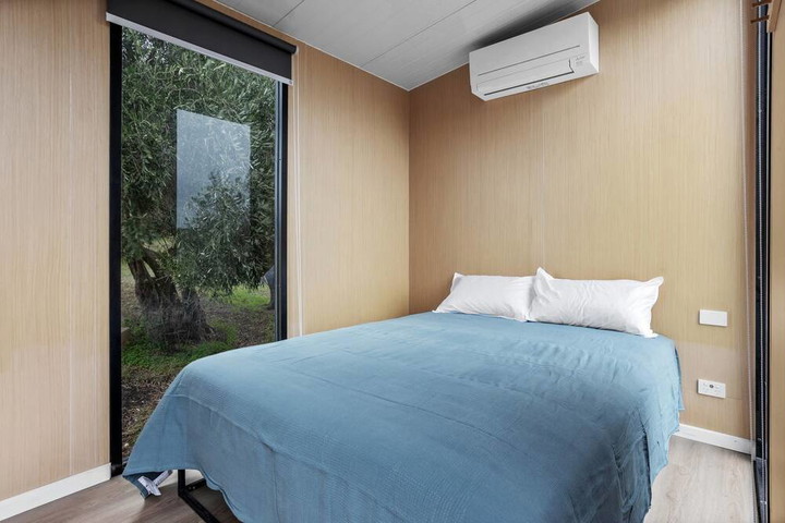 Cozy Intimate Tiny House Nestled Among Vineyards In South Australia - McLaren Vale