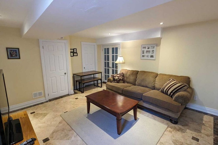 Luxury Apartment Living In An Elite Neighborhood - Oakville