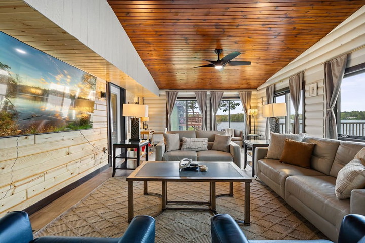 5br+3ba+hottub, Spacious Brainerd Lakeside Escape - Brainerd, MN