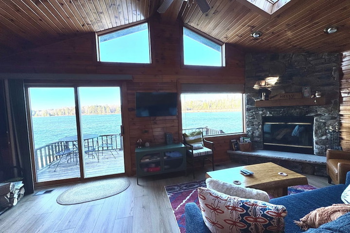 Cute 2-bedroom Cottage On Lost Lake In The Heart Of The Northwoods - Wisconsin