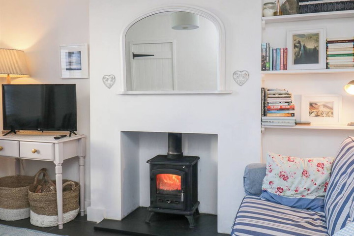 Burnside Cottage, Pet Friendly, With Open Fire In Cark In Cartmel - Cartmel