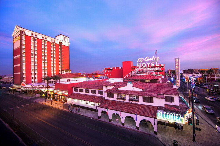 Pavilion 2 Queen | El Cortez | Downtown Vegas | Near Fremont East - Las Vegas, NV