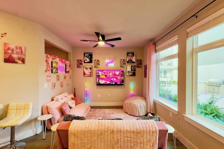 Austin Comfort Near The Domain & Q2 - Austin, TX