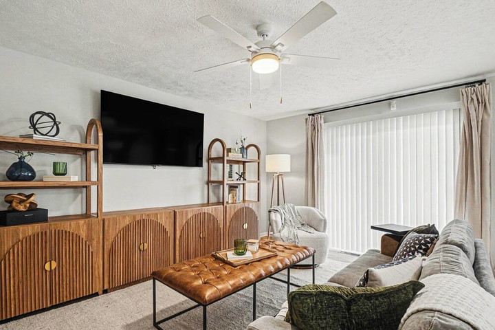 Luxury Nd Retreat | 2br/2ba | Balcony + Parking - Notre Dame, IN