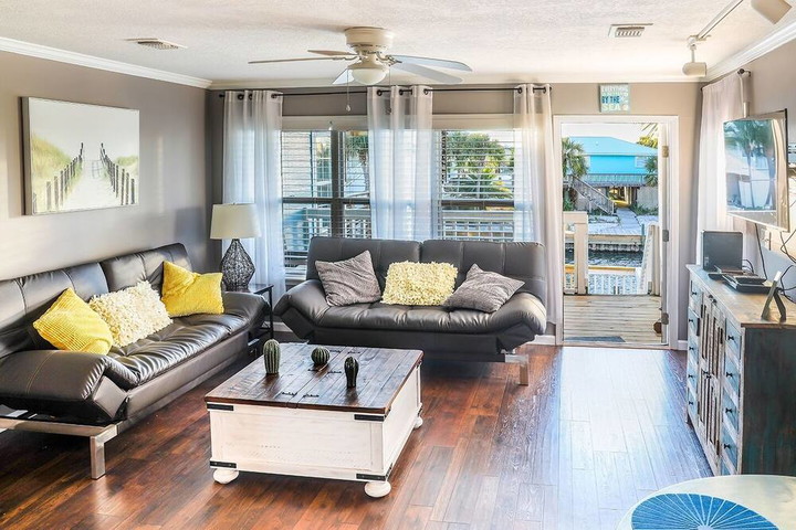 Waterfront Twin Townhome, Private Dock, Near Beach - Navarre, FL