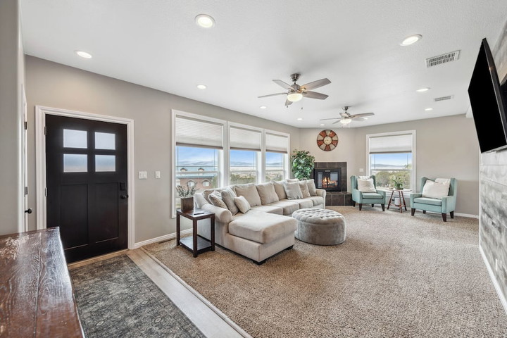 Spacious 6bd W/ Hot Tub - Cedar City, UT