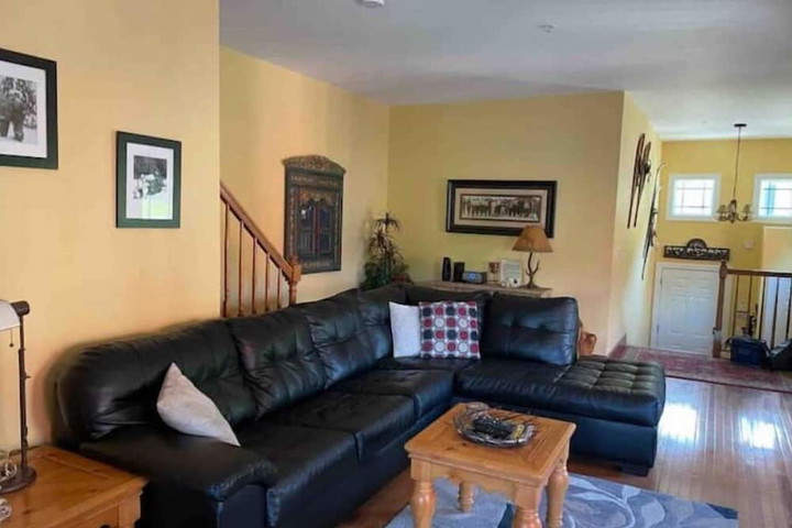 Hunter Mountain 2 Bedroom Condo - Steps To Ski Slopes!! - Tannersville, NY
