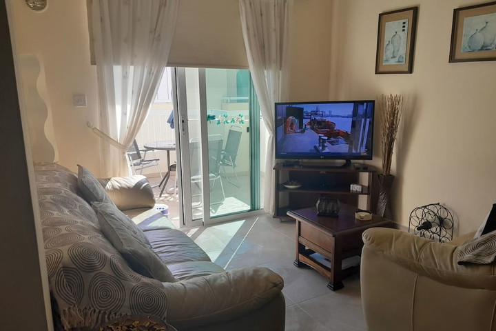 Two Bedroom 2nd Floor Apt Sleeps 4/5 Sea Views Wifi Full Sky Package Air-cond8 - Mağusa