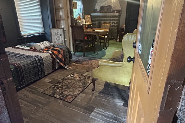 Cuyahoga River 2nd Floor Unit - アクロン, OH