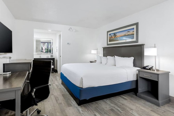 Peaceful Retreat By The Beach | Outdoor Pool | Indian Temple Museum  - 2.3 Miles - Destin, FL