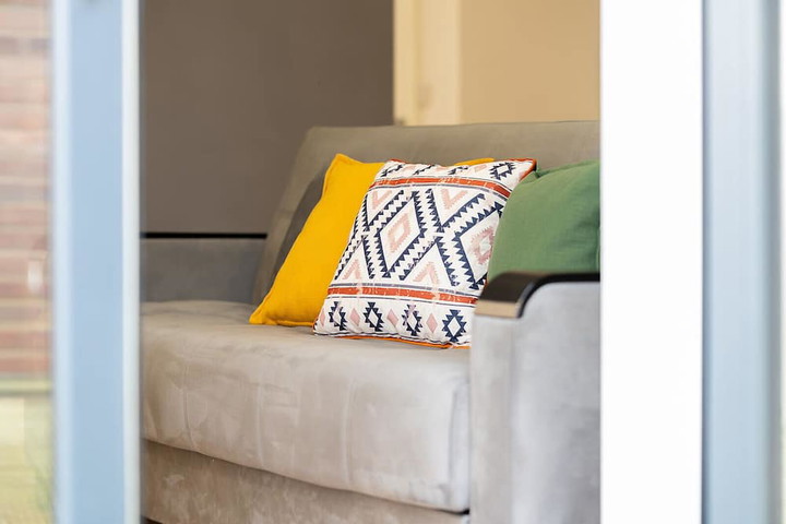 Luxury 2br Apartment | Balcony | Free Parking | 5min To Docks | Sleeps 6 - Gloucester, UK