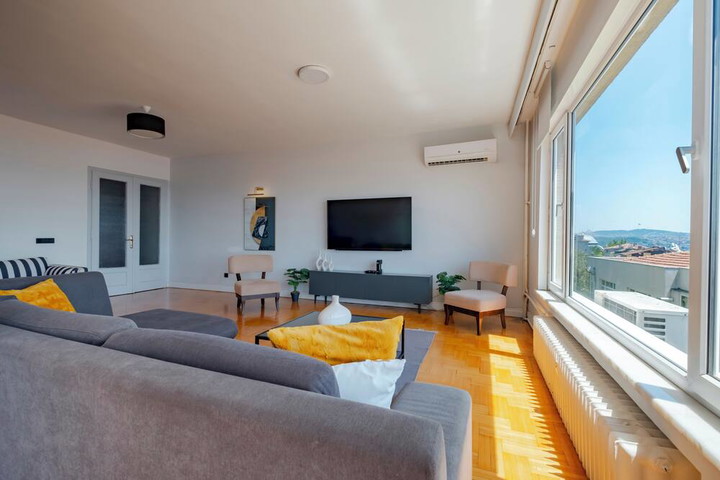 5br Bosphorus View With Balcony - Elevator - Central Location - 2 Bathrooms - İstanbul