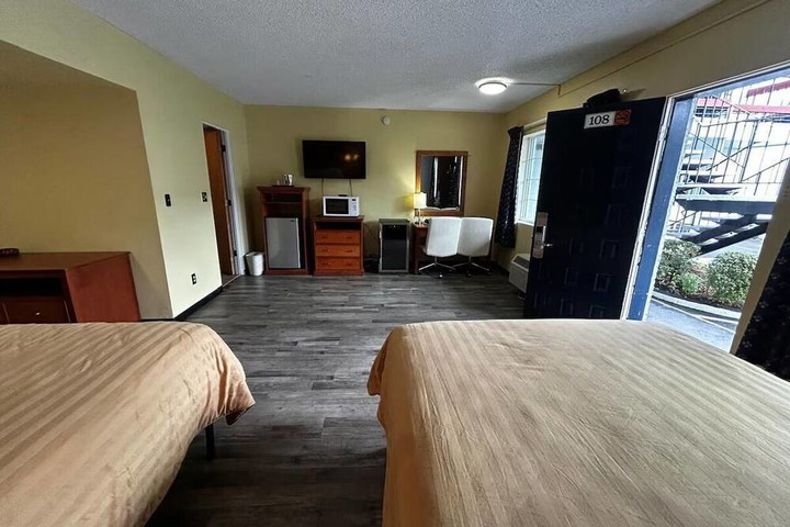 Ideal Longview Stay Near Shopping Centers + Easy Medical Center Access L 2 Rooms - Longview, WA