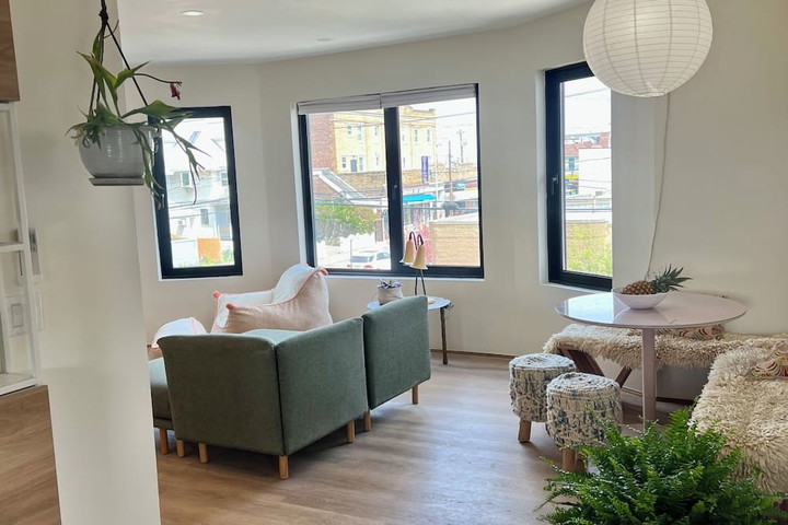 Sun Filled 3-bedroom Apartment With Wifi, Ac In Rockaway Beach - New York
