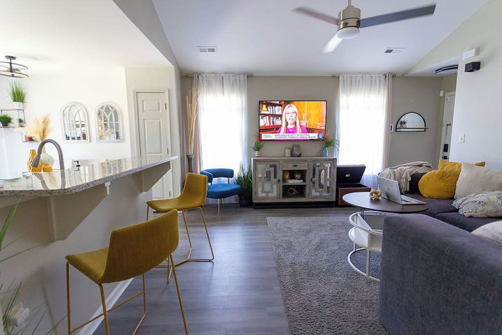Cozy Room In Shared 3 Bedroom 2 Bath Sfh 10 Mins To Uptown Charlotte - Belmont, NC