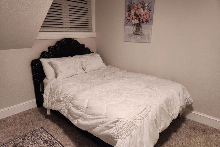 Boutique Private 2nd Floor 2br Apartment  W/d  Near Casino & Downtown - Chesapeake, VA