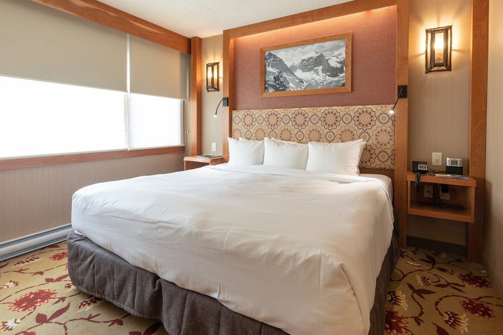 Split Room W/ King & Queen In Banff - Banff