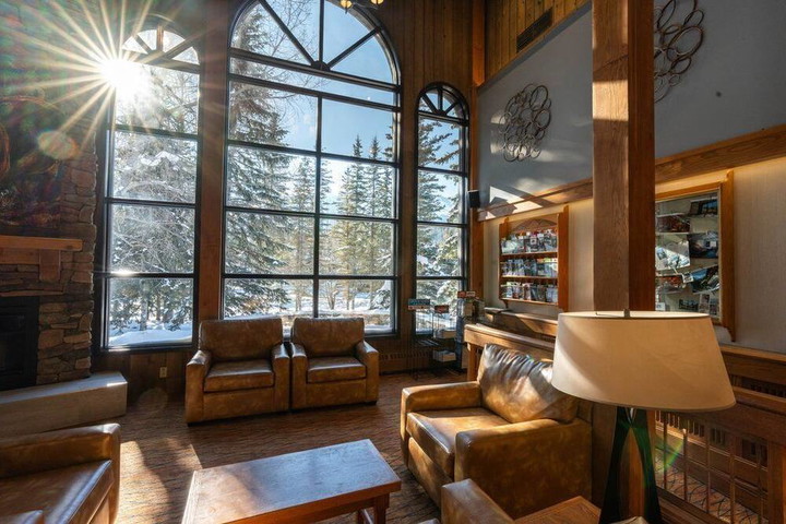 Alpine Bliss | Premier Winter Getaway - Lake Louise