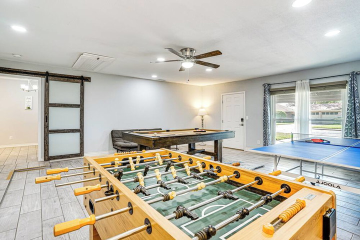 Pool. Game Room. Fast Wifi. 25 Mile Biking Trail. Large Private Back Yard. - Wichita Falls, TX