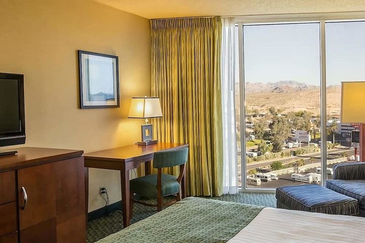 Aquarius Casino Resort Laughlin | Panorama 2 Queens | Strip Views - Laughlin