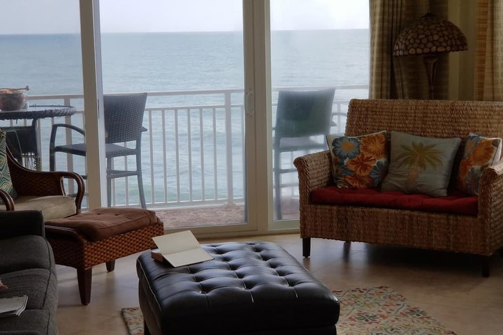 Direct Oceanfront Corner Condo-10 Ft To Beach- Fabulous Views -Heated Pool - Satellite Beach, FL