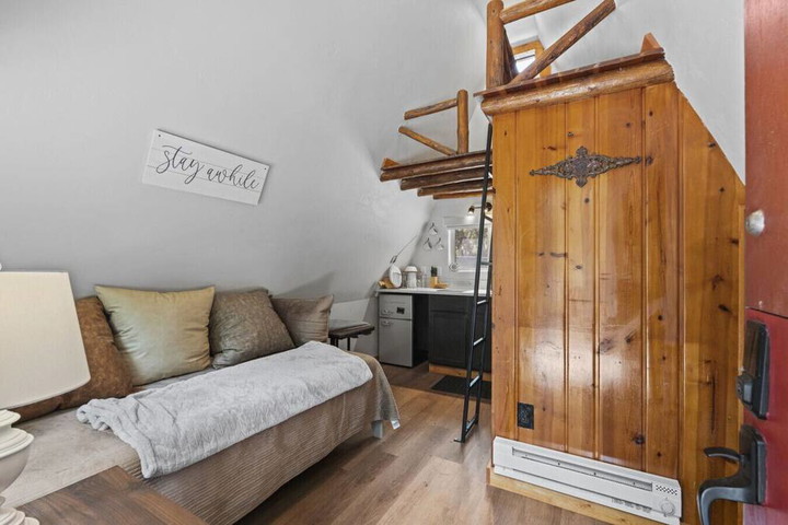Timber Lodge Cabin #25 - Colorado Springs, CO