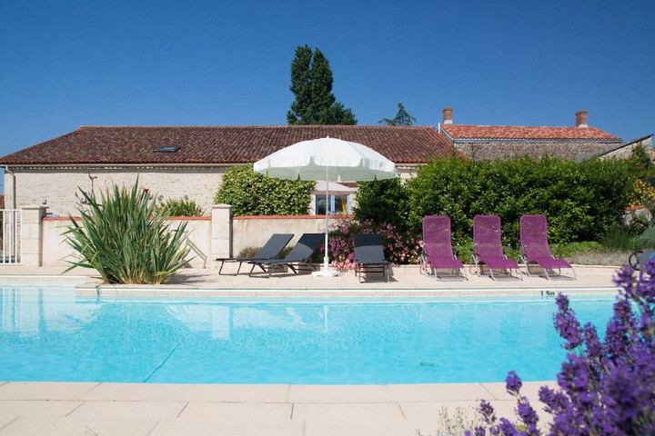 Large Gîte For Up To 9 People, With Swimming Pool - Luçon