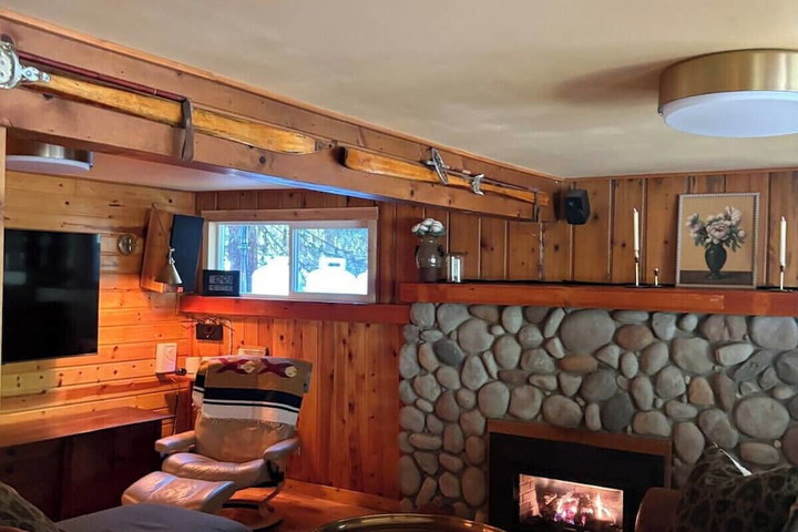 Riverfront Cabin With Hot Tub And Outdoor Fireplace - 20 Min To Stevens Pass. - Cascade Mountain, WA