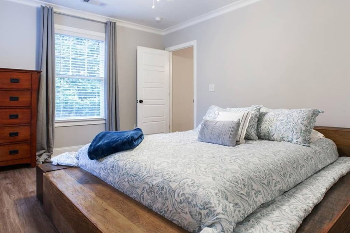 Heart Of Midtown - Walkable - Private Pet Relief Yard - Gated Parking - Atlanta, GA