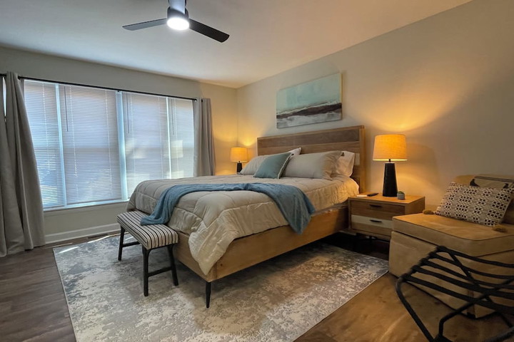 2 Bedroom Duplex Vance Villa In Uptown Lexington! - Lexington, NC