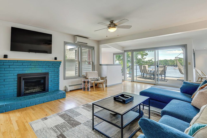 Swim, Boat & Explore! Lake Champlain Retreat! - Colchester, VT