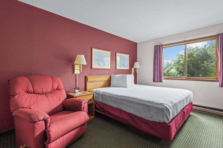 Lit Queen | Nsmk | Auberge Wautoma - Wisconsin
