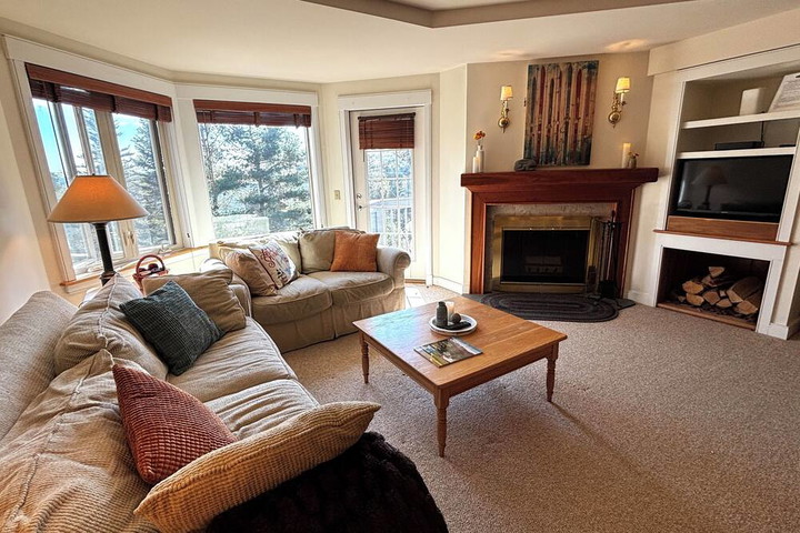 Ski On/off Solitude Village 3 Bedroom Condo Directly On Okemo Mt Ski Trail - Ludlow, VT