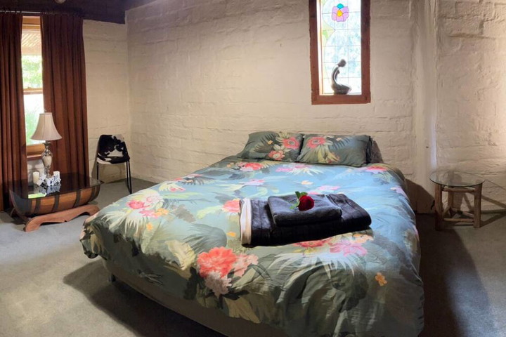 Cosy Mud Brick Bush-getaway  Pet Friendly & Country Views - Briagolong